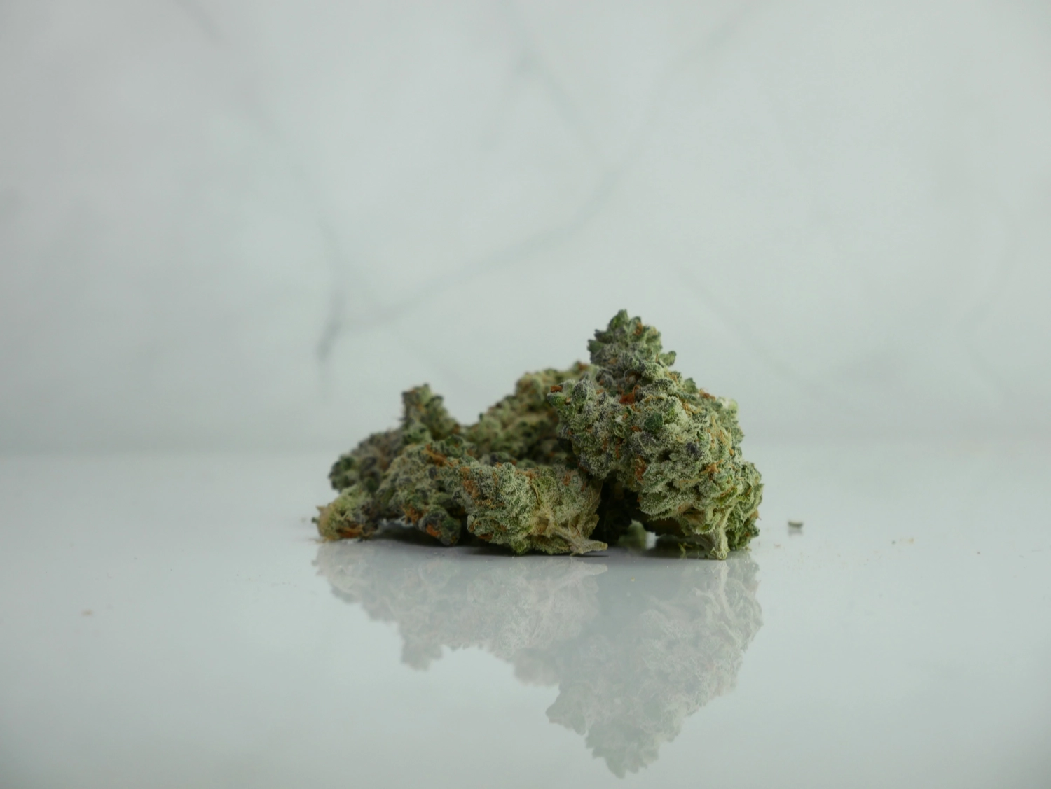 What is Hybrid Weed? An In-Depth Guide for Cannabis Enthusiasts | GOLDLEAF